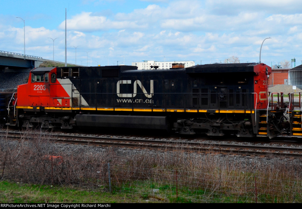CN 2203